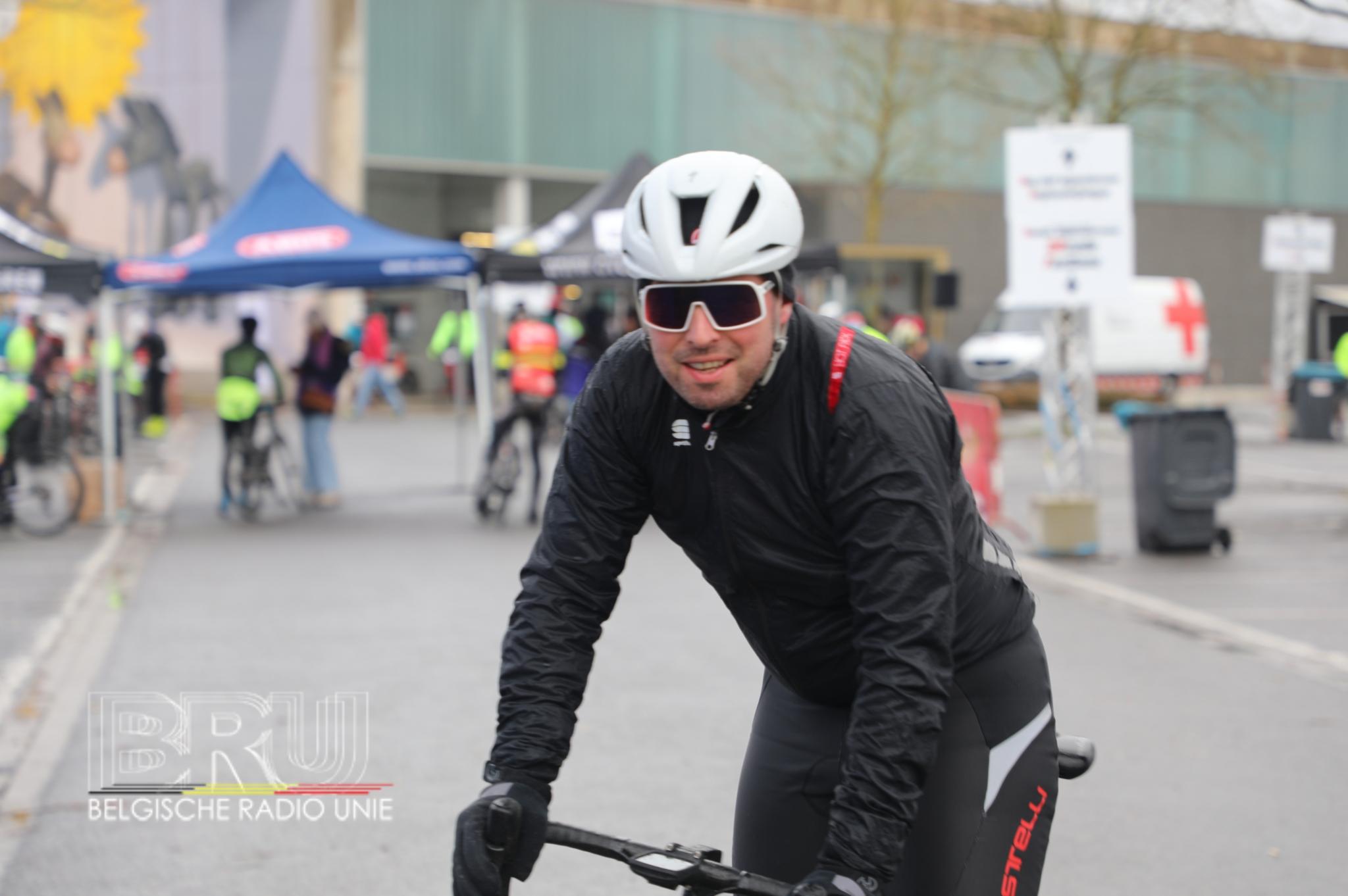 Net geen 4500 wielertoeristen aan de start van KBK Cyclo, wel ludieke ...